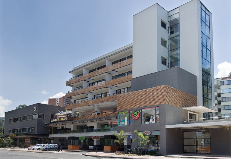 Mall Piazza Bella - Ménsula Constructora